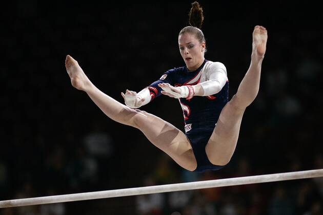 Suzanne Harmes - Stufenbarren Turnen Damen 26. Turnier der Meister 2002 ...