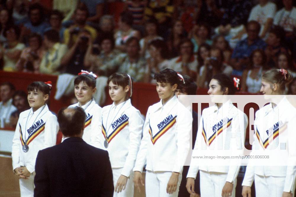Siegerehrung Rumänien: Teodora Ungureanu und Nadia Comaneci, weiter ...