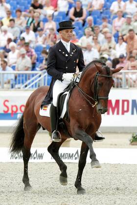 Juan Antonio Jimenez Cobo auf Guizo Pferdesport Grand Prix Herren CHIO ...