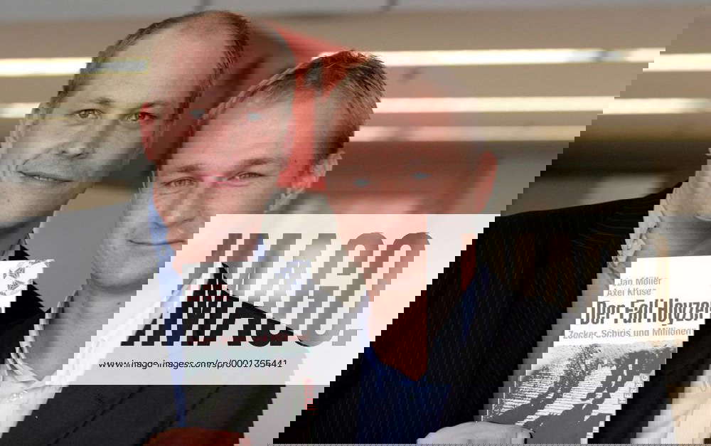 TV Berlin Moderator Axel Kruse (re.) und TV Berlin Sportchef Jan Möller ...