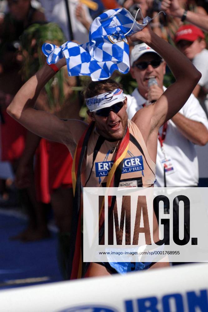 Faris Al Sultan (Deutschland) jubelt, er gewinnt den Ironman Hawaii ...