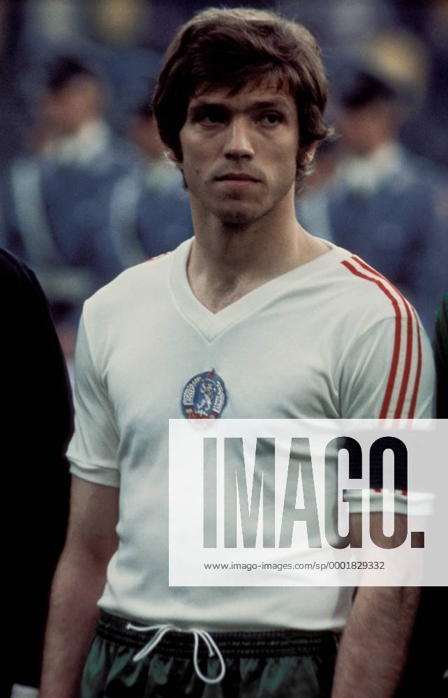 Hristo Bonev (Bulgarien) - Nationalhymne Fußball WM Herren Weltmeisterschaft 1974, Länderspiel, Na