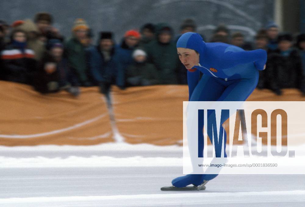 Karin Busch Enke (DDR) Eisschnellauf Damen Mehrkampf Weltmeisterschaft ...