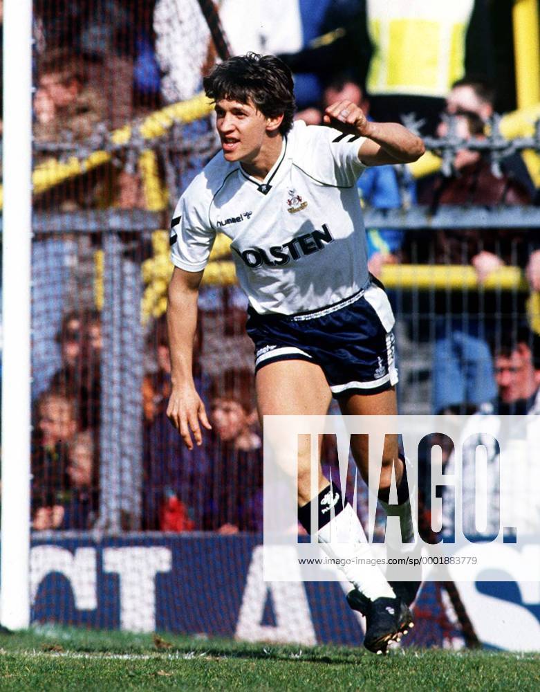 Gary Lineker (Tottenham Hotspurs) jubelt - Fußball Herren English First ...