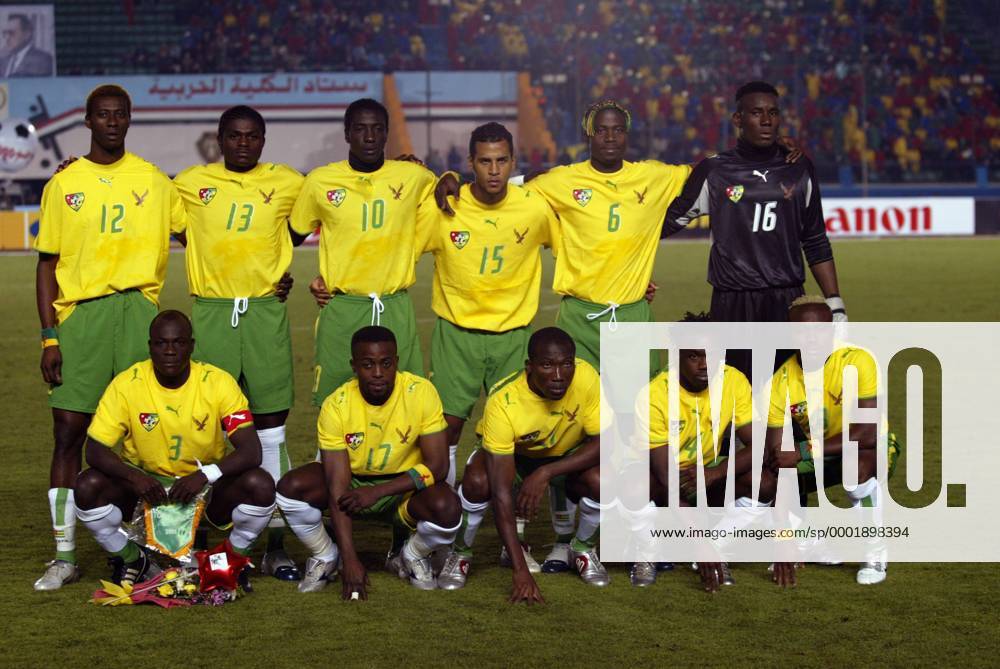 Mannschaftsfoto Togo hi.v.li.: Eric Akoto, Emmanuel Mathias, Cheriffe ...