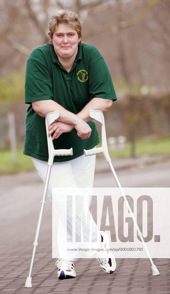 Ilke Wyludda (Deutschland) ist nach Ihrer Kreuzbandoperation auf ...