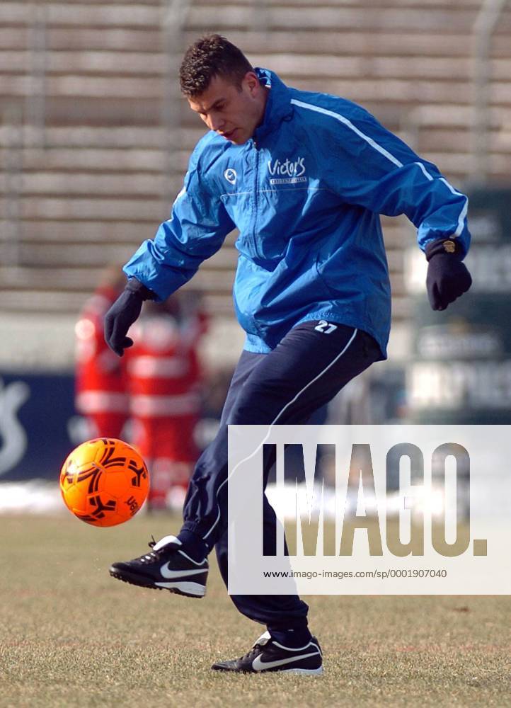 Ivan Dudic am Ball Fußball 2. BL Herren Saison 2005 2006, 1. FC ...