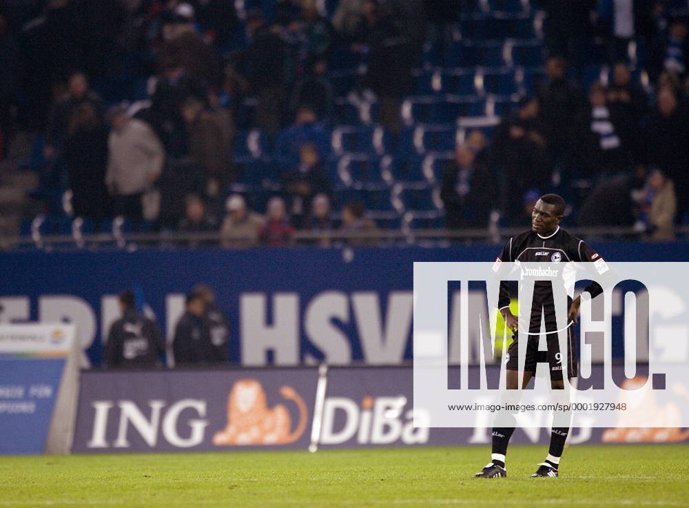 Isaac Boakye allein auf weiter Flur Fußball 1. BL Herren Saison 2005 ...