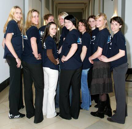 Die Mannschaft von NA Hamburg v.li.: Imke Wedekind, Christina Benecke ...