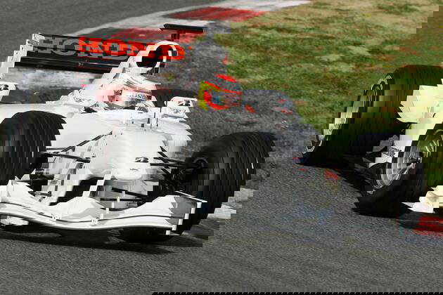 Yuji Ide in seinem Boliden Motorsport Herren Formel 1 Weltmeisterschaft ...