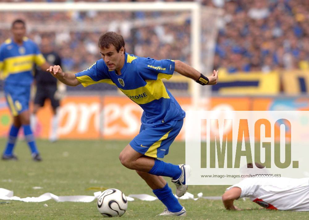 Rodrigo Palacio (Boca Juniors) am Ball - Fußball Herren Primera Division