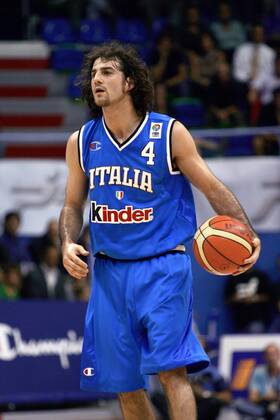 Dante Calabria am Ball Basketball Länderspiel Herren Punto Challenge ...