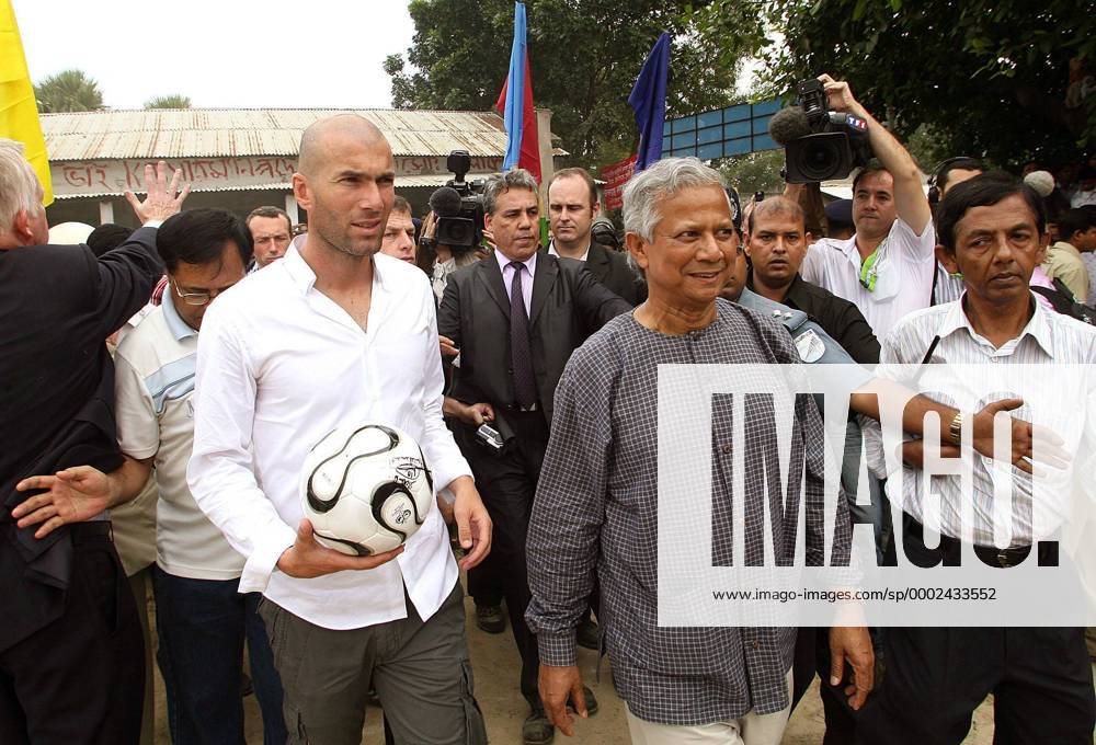 Zinedine Zidane während seines Besuchs in Bangladesh zu Gast bei ...