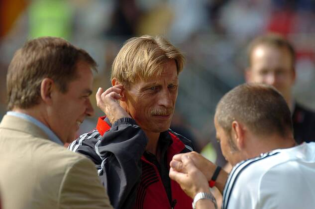 INAS FID WM - Co Trainer Christoph Daum (Deutschland) verfolgt das ...