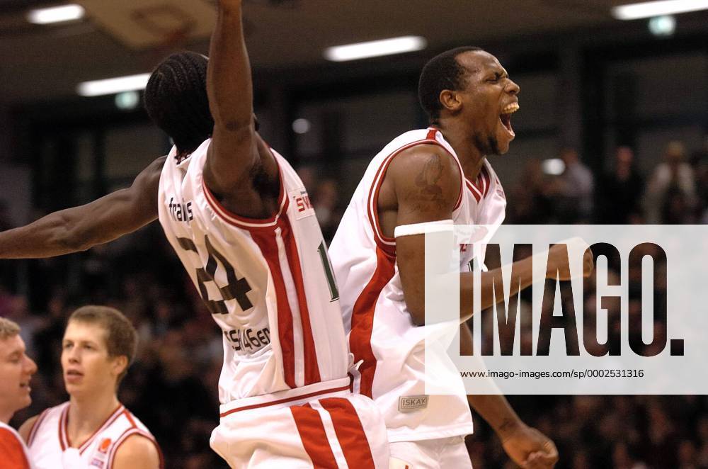 J.R. Pinnock jubeln Basketball 1. BL Herren BBL 2006 2007, Gießen 46ers ...