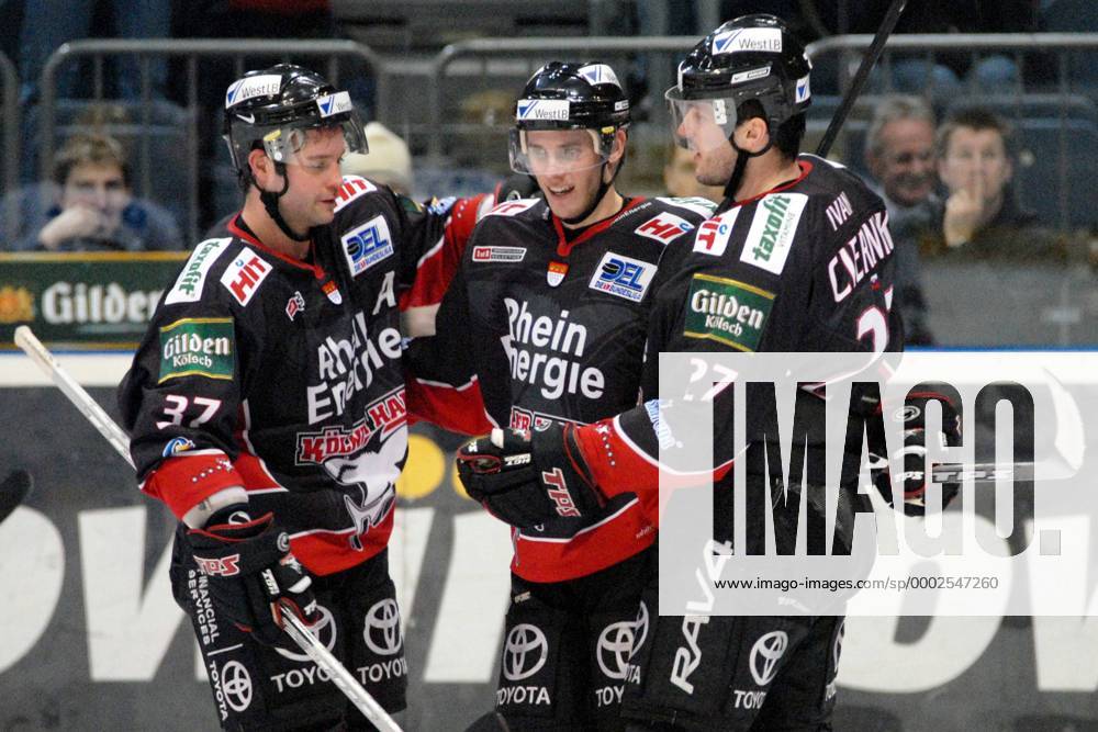 Torjubel Köln, v.li.: Tino Boos, Daniel Rudslätt, Ivan Ciernik ...