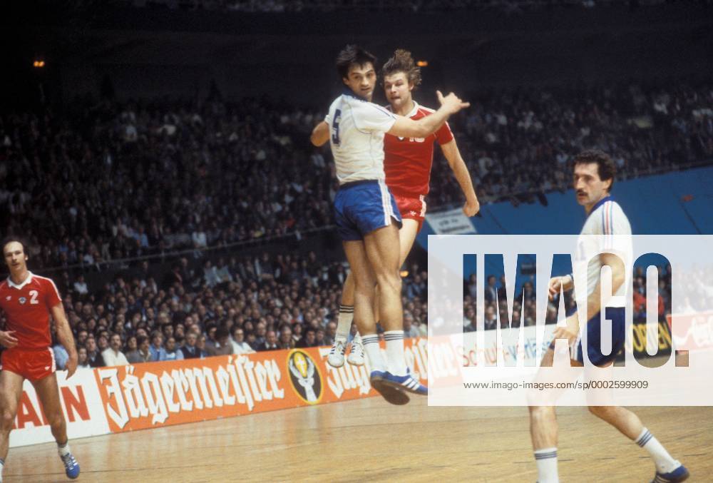 Jovica Elezovic (Jugoslawien, li.) und Mikhail Wasiliew (UdSSR) in der ...