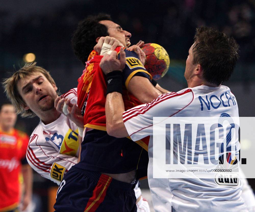 Jon Belaustegui Ruano (Spanien, Mitte) gegen Pavel Horak (li.) und ...