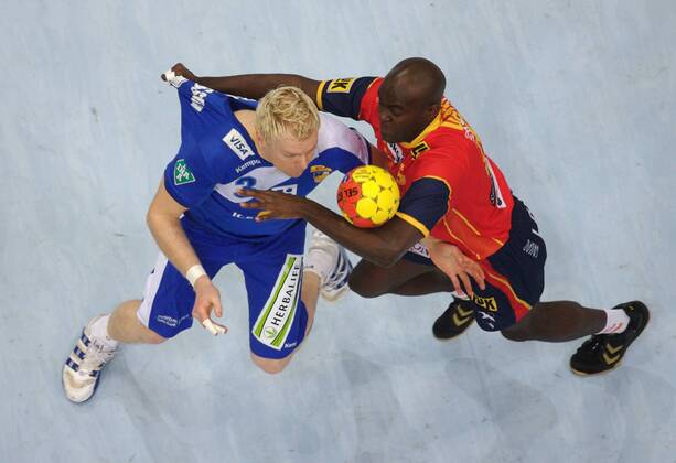 Logi Geirsson gegen David Davis Camara Handball WM Herren WM 2007 ...