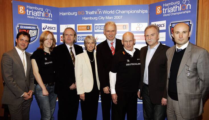 PK zur Triathlon WM - V.li. Geschäftsführer Frank Bertling (Upsolut ...