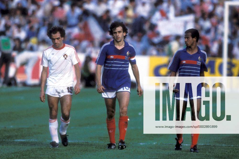 Jaime Moreira Pacheco (Portugal, li.), Michel Platini (Mitte) und Jean ...