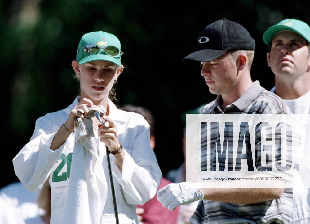 Steve Scott (USA) mit seiner Freundin Kristi Hommel, die auch als sein Caddie fungiert