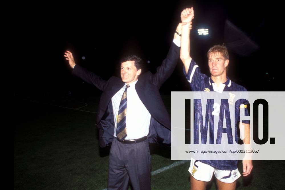 Nationaltrainer Andy Roxburgh und Richard Gough - Schlußjubel Fußball ...