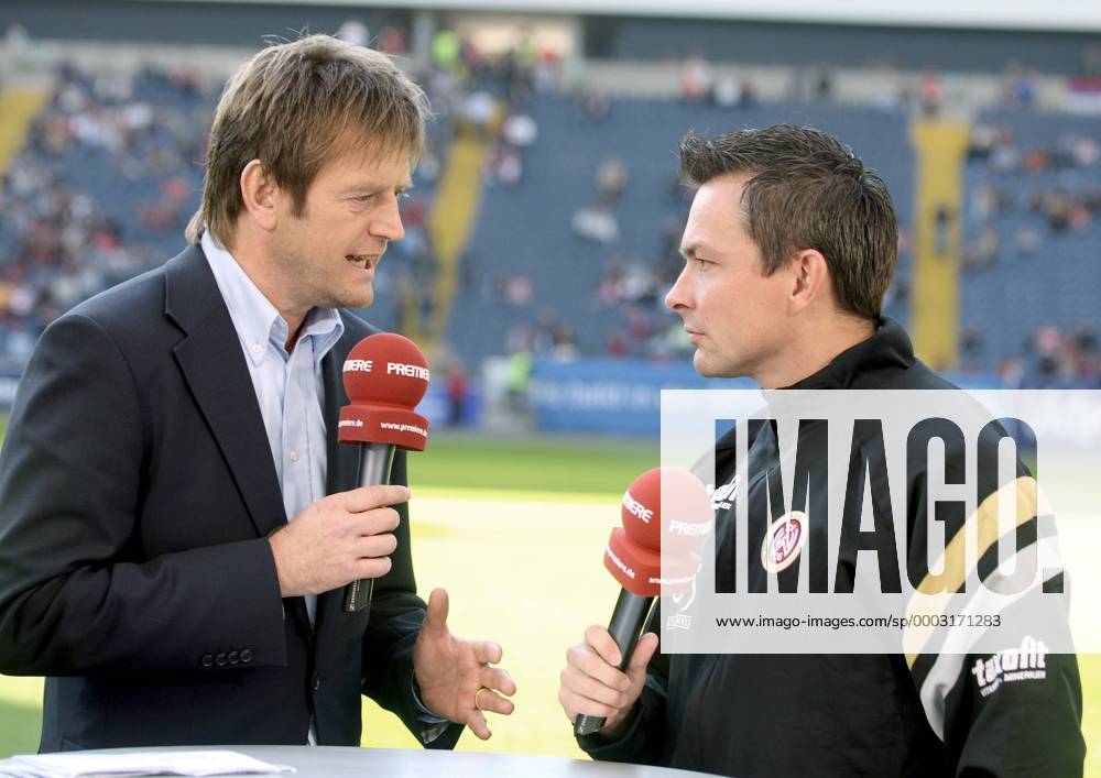 Trainer Christian Hock (Wehen Wiesbaden, re.) im Premiere Interview bei ...