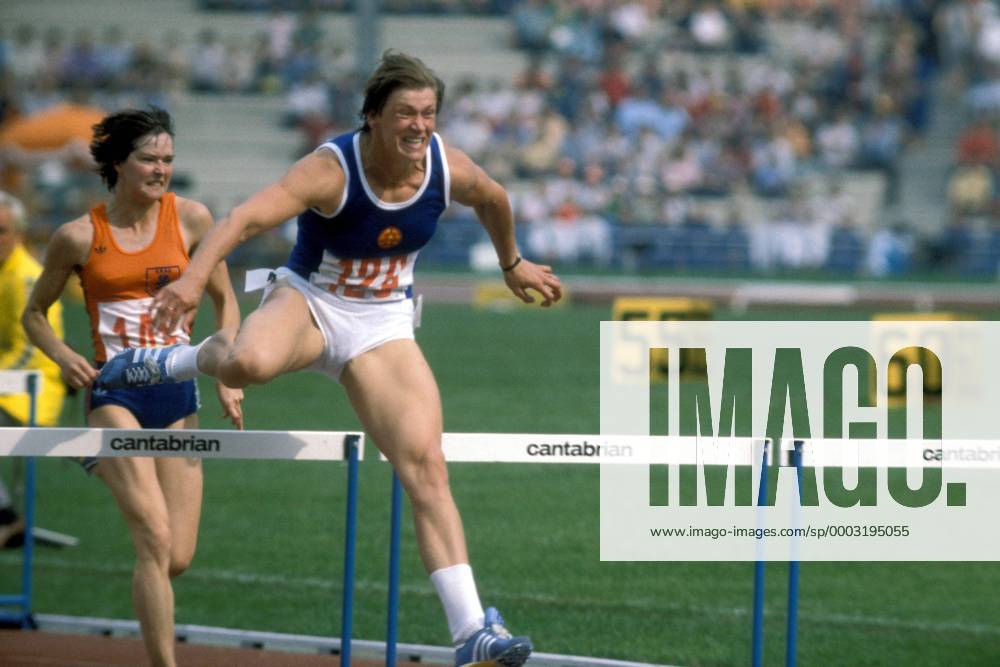 Burglinde Pollak (DDR), Sylvia Barlag (Niederlande) dahinter ...