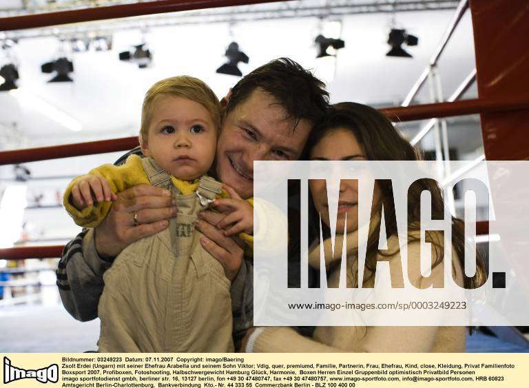 Zsolt Erdei mit seiner Ehefrau Arabella und seinem Sohn Viktor Boxen ...