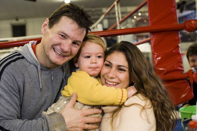 Zsolt Erdei (Ungarn) mit seiner Ehefrau Arabella und seinem Sohn Viktor ...