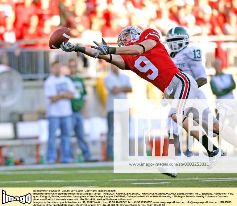 Brian Hartline (Ohio State Buckeyes) greift am Ball vorbei - Y ...