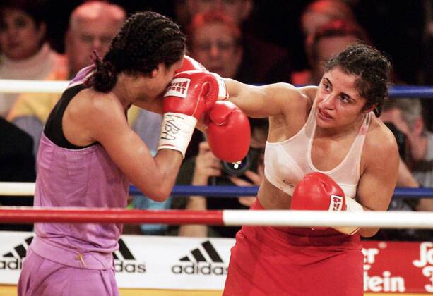 Susianna Kentikian gegen Nadia Hockmi Boxen Damen WBA und WIBF ...