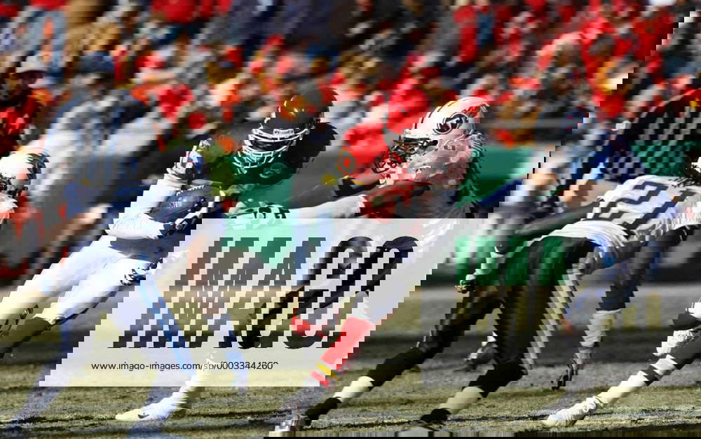 Jeff Webb (Tennessee Titans, Mitte) im Duell - (Icon48049898) American ...