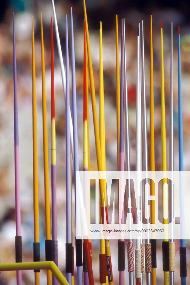 Die Speere stehen zur olympischen Entscheidung bereit Leichtathletik OS ...