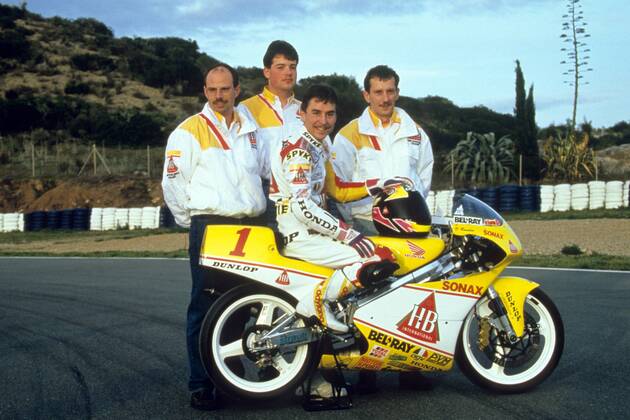 Dirk Raudies auf seiner Maschine Motorsport WM Herren Weltmeisterschaft ...