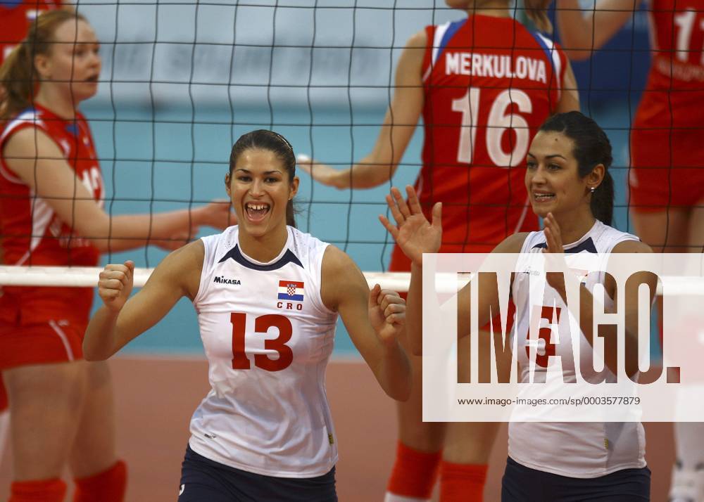 Marina Katic und Mirela Delic jubeln Volleyball Länderspiel Damen ...