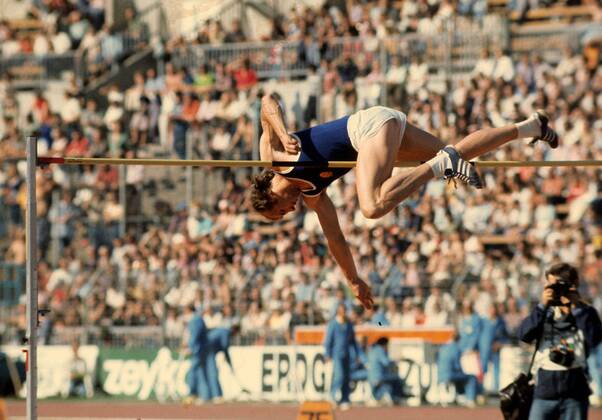 Rolf Beilschmidt überquert die Latte Leichtathletik OS Sommer Herren ...