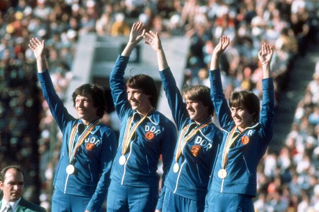 4x100 Meter Olympiasieger DDR v.li.: Romy Müller, Bärbel Wöckel, Ingrid ...