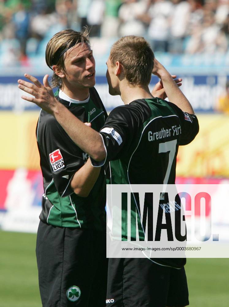 Timo Achenbach (li.) und Bernd Nehrig (beide Fürth) - Torjubel Fußball ...