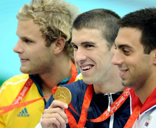 Siegerehrung Olympia 2008 - 100m Schmetterling: Olympiasieger Michael ...