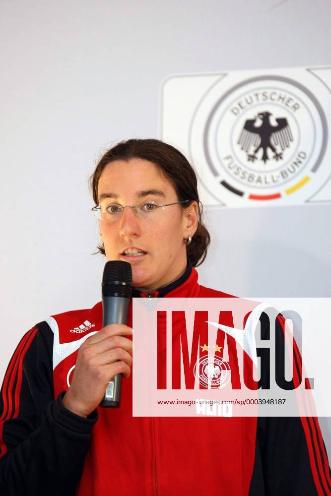 Birgit Prinz (Deutschland) - Präsentation des neuen DFB Frauen ...
