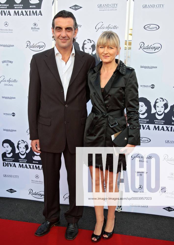 Sportdirektor Ralf Minge (SG Dynamo Dresden Deutschland) mit Ehefrau ...