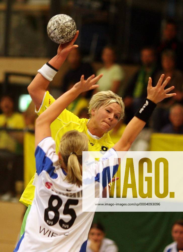 Doreen Geheb im Duell Handball 2. BL Damen Saison 2008 2009, Süd, SC ...