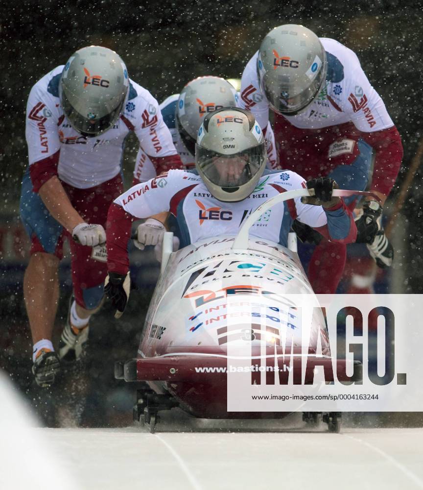 Pilot Janis Minins, Daumants Dreiskens, Oskars Melbardis und Intars Dambis - Start Bobsport Herren