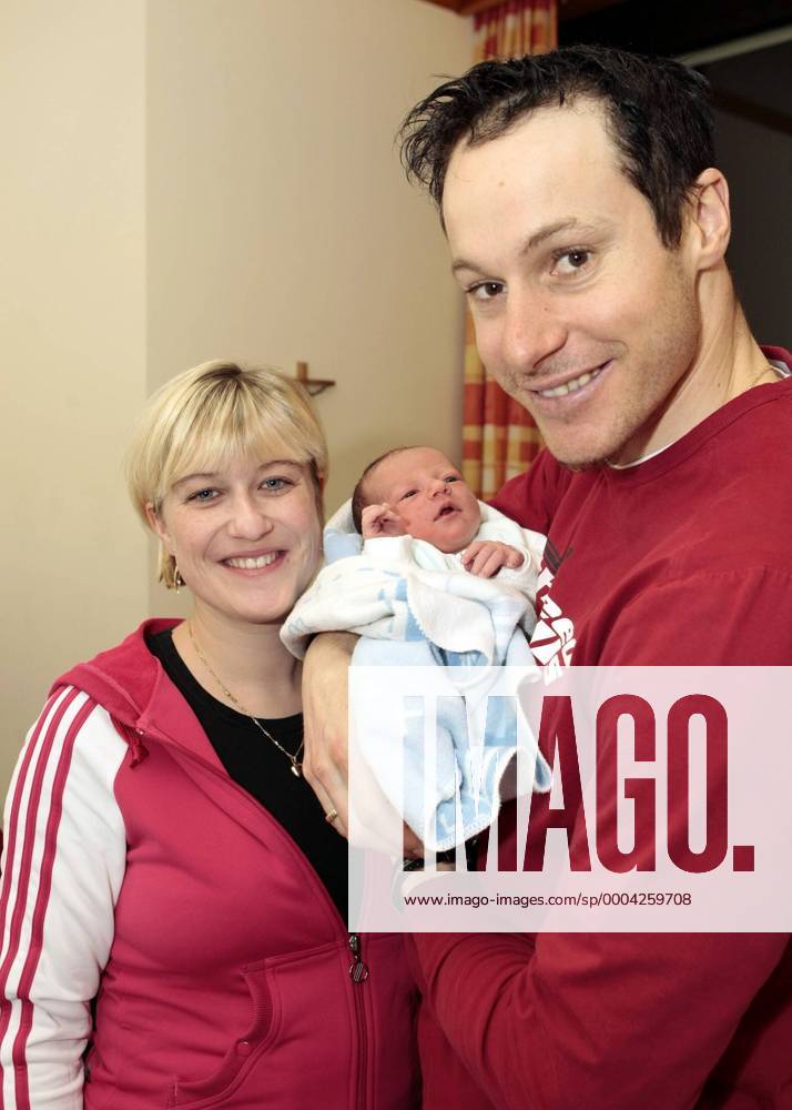 Manfred Pranger (Österreich) präsentiert mit Ehefrau Karin den ...