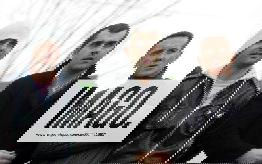 Nenad Bjekovic Jr. (li.) neben Spielerberater Nikola Damjanac (Mitte ...