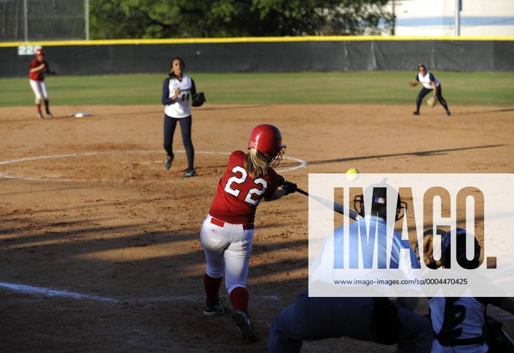 Amber Kalka (Taft High School) am Schlag - -ZUMAa27 Softball Damen ...