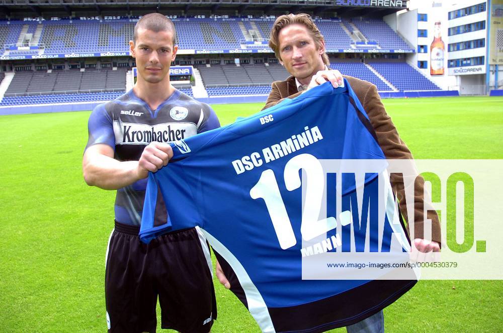 Geschäftsführer Detlev Dammeier (re.) stellt mit Modell Marcel ...