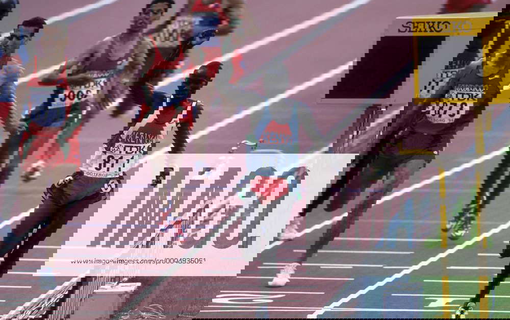 Ismael Kirui (Kenia, re.) gewinnt den 5000m Lauf bei der WM 1995 vor ...